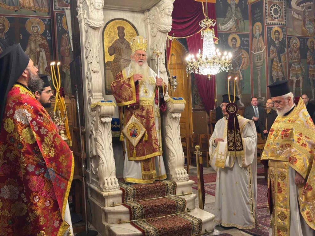 Με κατάνυξη οι Χριστουγεννιάτικες ακολουθίες στη Λιβαδειά υπό τον Μητροπολίτη κ. Γεώργιο - E ...